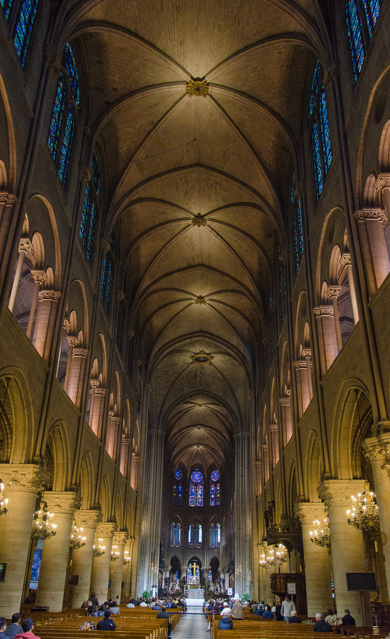 Tour of Notre Dame (1) - Interior • Streets of Nuremberg